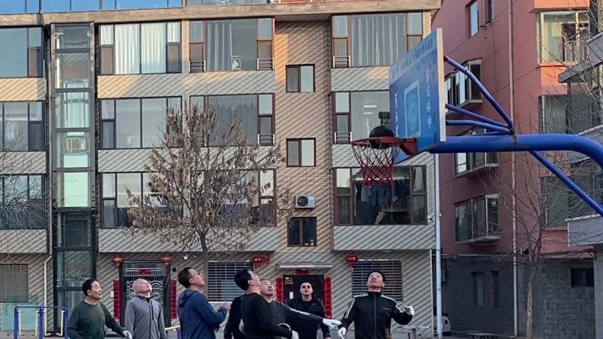 练习完高抛物线投篮,投三分就真的很轻松#篮球