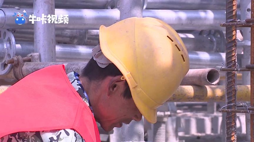 安全帽一磕就破?应急管理部发声:必须过冲击试验