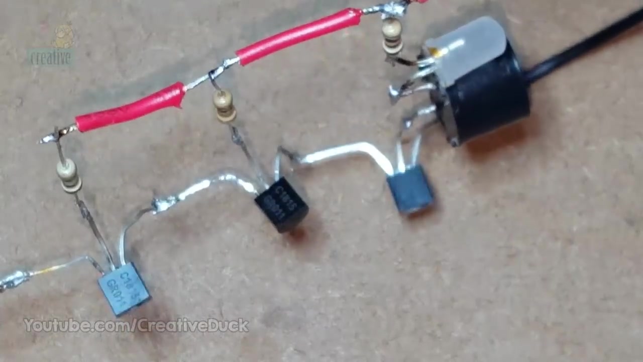 【极客酷玩】这是什么原理,三级电磁信号放大器?