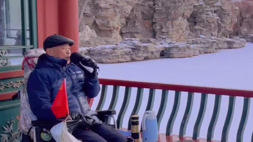 .朗诵《沁园春 雪