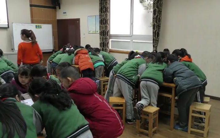 ...上:《可亲可敬的家乡人》优质公开课获奖课 2(有课件教案 ) 二年级上册