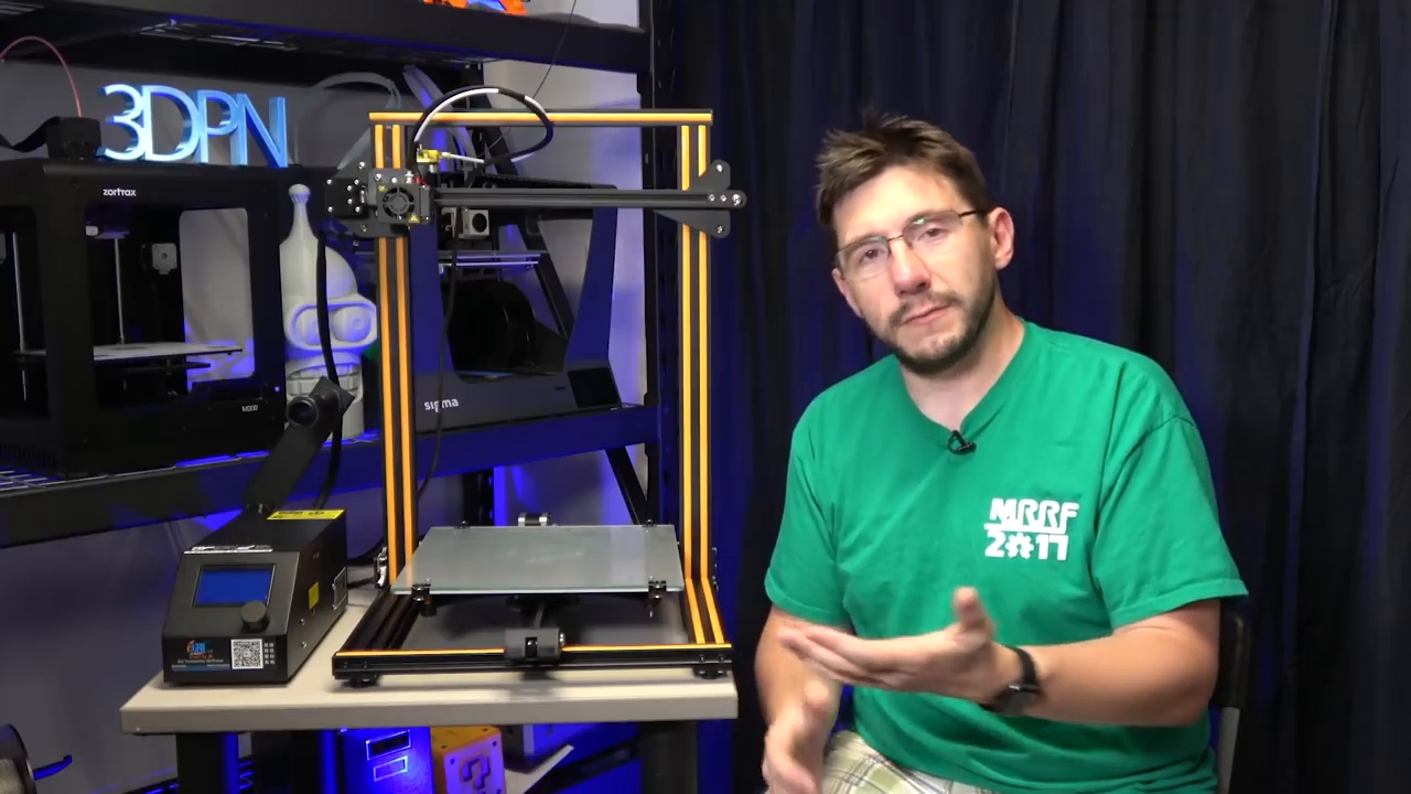 在网上买了一款3D打印机,精致模型都可以打印