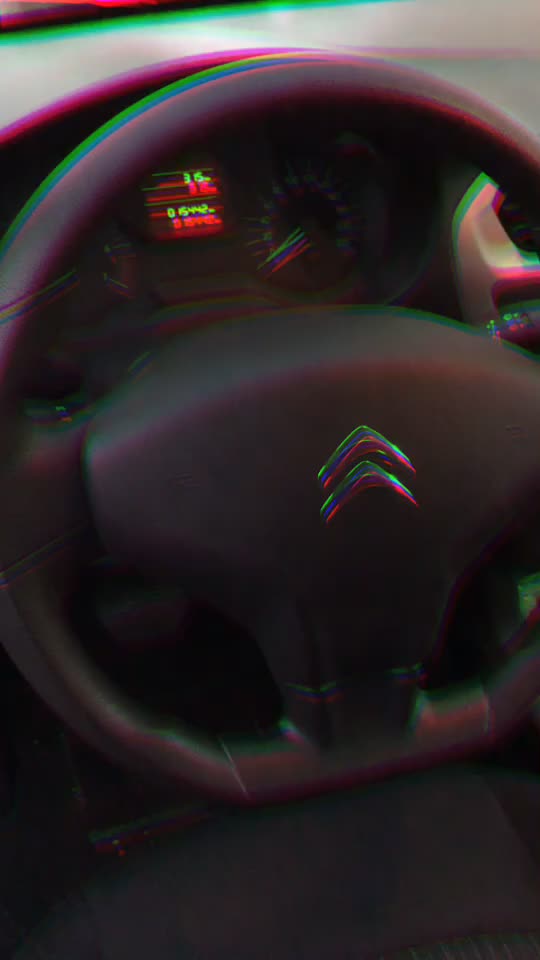 方向盘的右侧下方为雨刷拨杆「来自懂车帝车友圈」