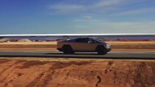 特斯拉皮卡遇到世上最快的SUV结局如何