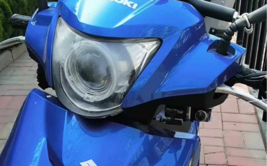 踏板摩托车铃木UU125加装行车记录仪盯盯拍mini2s