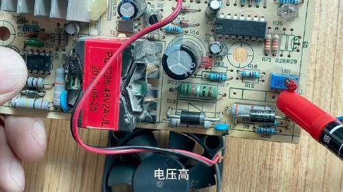 电动车充电器电压过高不转灯?3步快速排查故障,自己动手轻松修!