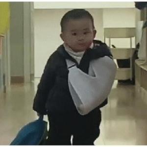 门口精神小伙 