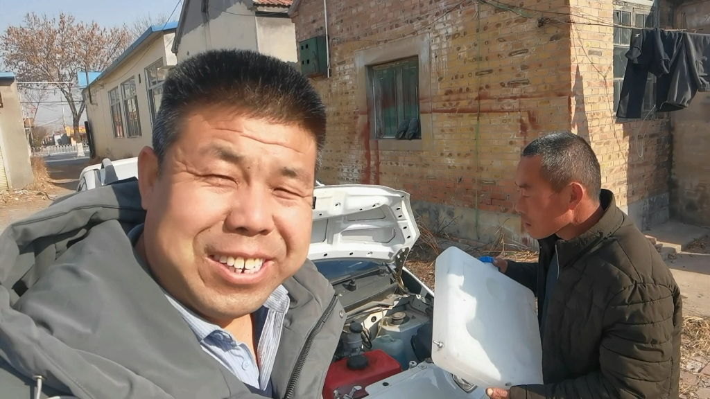 今天给阳信县客户安装一台老头乐电动车专用增程器分享怎样安装