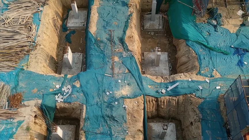 独基地梁不好支模,先把地梁以下框柱浇筑完成,填土后再做地梁