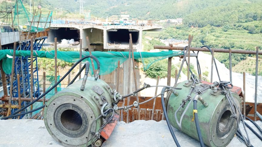 云南方圆计量现场作业千斤顶计量校准