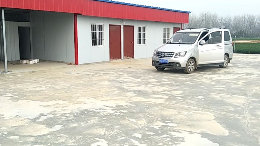 土地流转建设用地批了,看看小伙盖的新房,准备种啥值钱的果树!