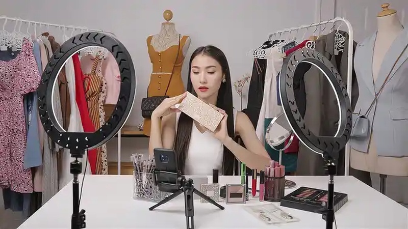 直播带货这种商业模式真的很可恶,一个人抢走了一群人的饭碗
