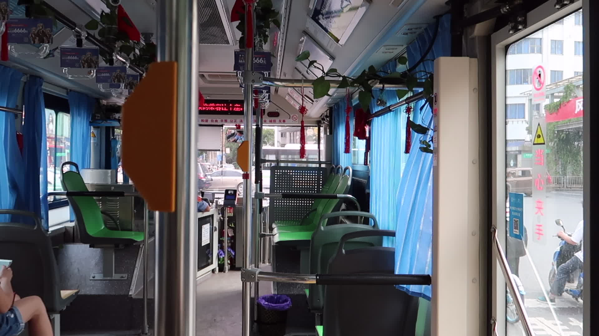 长沙最强公交车-平凡的岗位依旧可以创造不平凡的价值