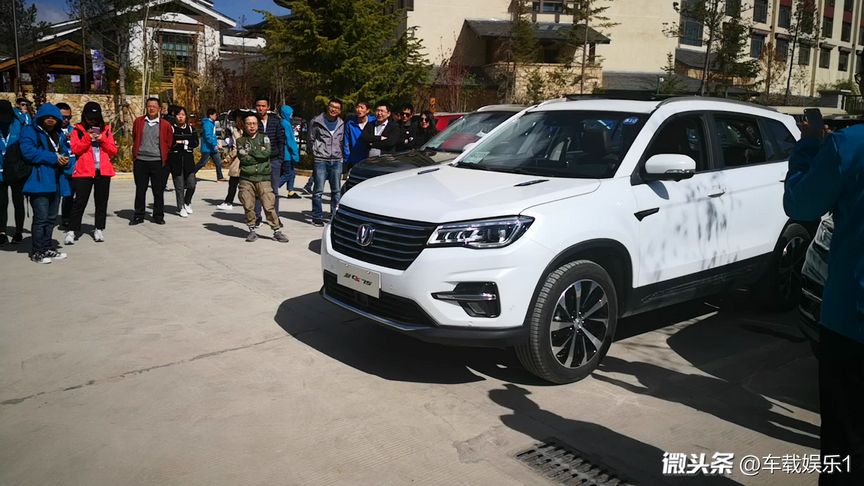 长安新CS75自动泊车系统