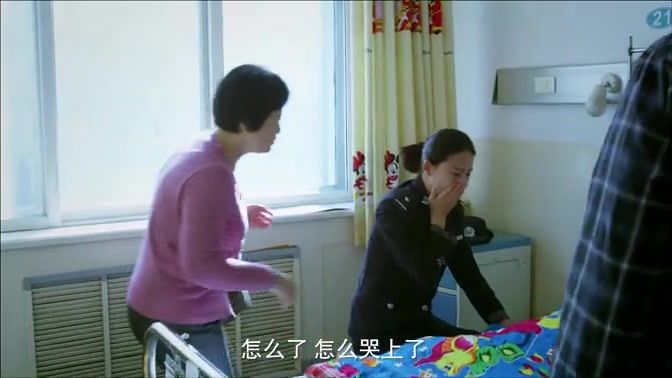 宝宝血管太细,针扎了一遍又一遍,没当过妈妈的女警都看哭了