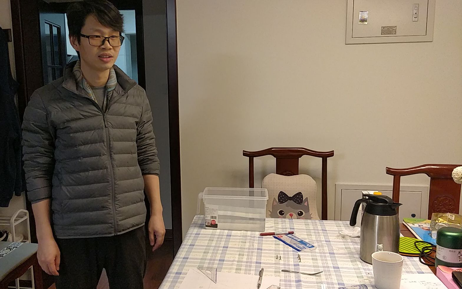 在家里测量水的折射率