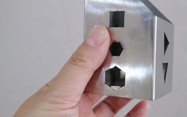 管材激光切管机切割方管的效果,这一段小小的管子上有哪些工艺呢