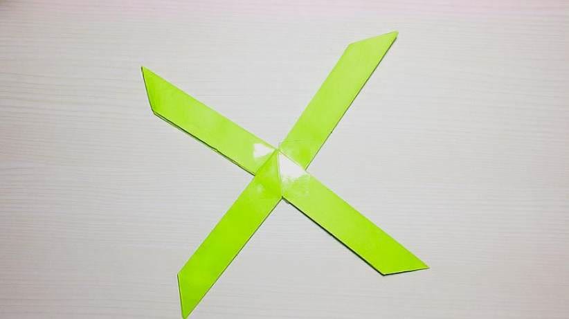 扔出去还能飞回来的回旋镖,一张纸就...