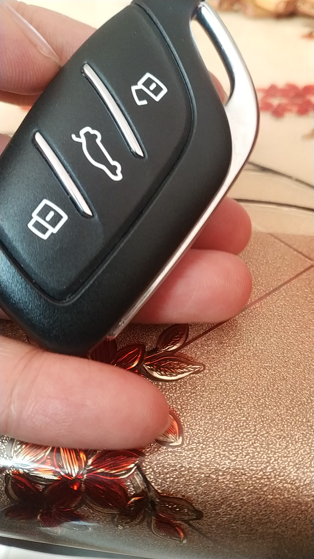 名爵、荣威车钥匙更换电池