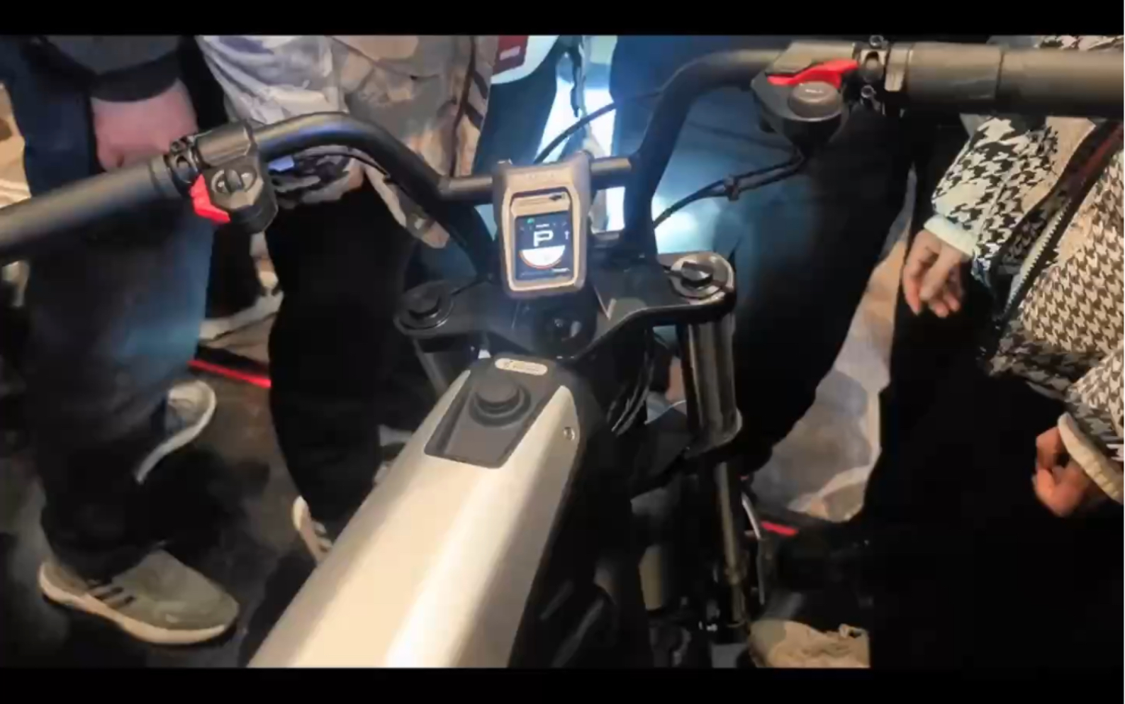 九号赛格威 xyber 跨骑电动车