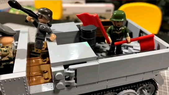 cobi积木之半履带装甲车