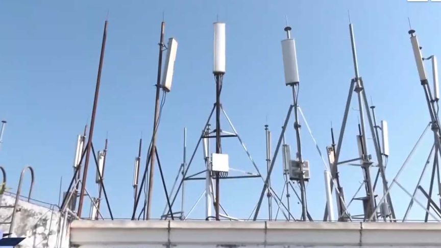 番禺一小区楼顶安装信号发射器,居民担忧天天被辐射