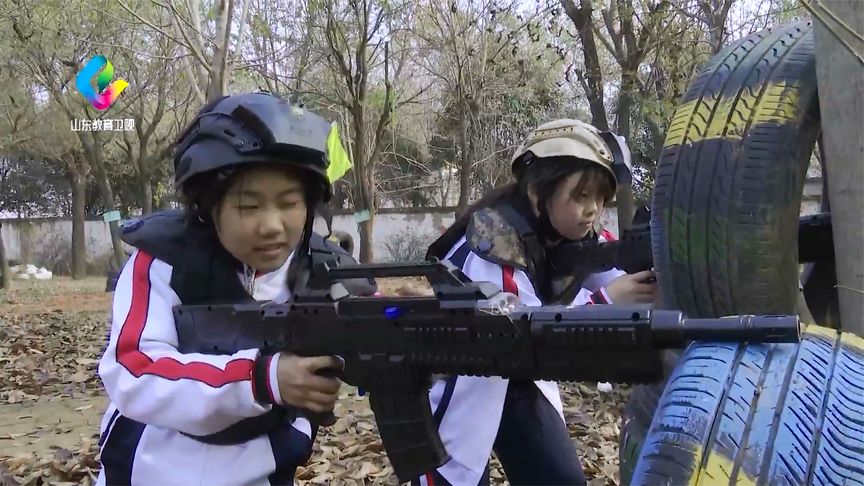 真人CS实战模拟训练、收白菜.兖州区综合实践基地里欢乐多
