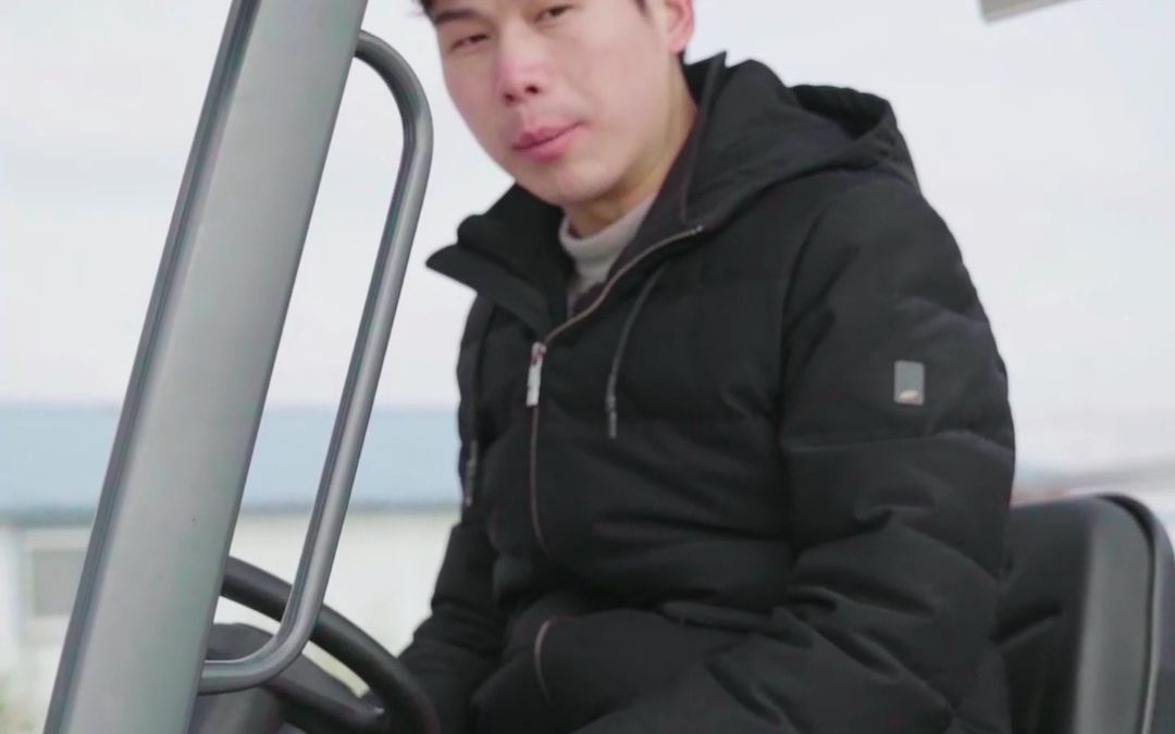 电动叉车和柴油叉车有什么区别,哪个更好开,看了就知道!