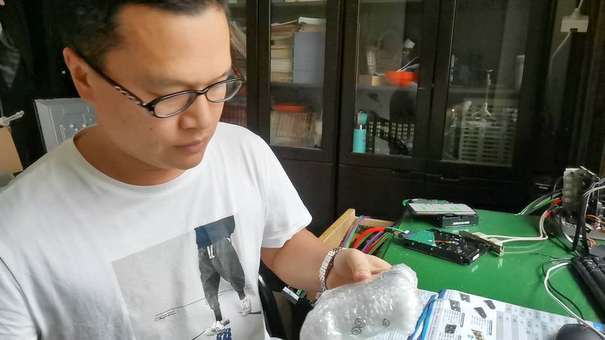 硬盘数据恢复要分很多步的,解锁,关头,分头,做镜像,还原数据