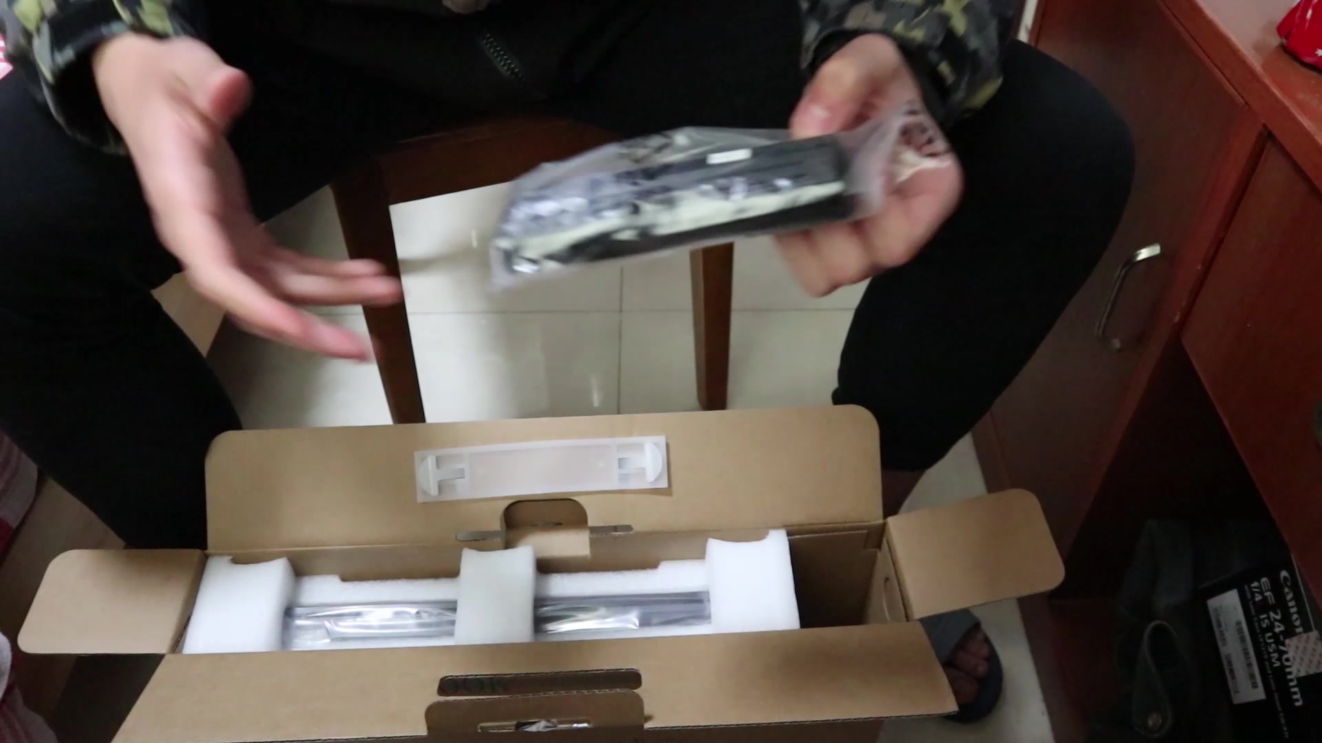 战神Z7M-CT5NA开箱 九代U 16卡 吃螃蟹