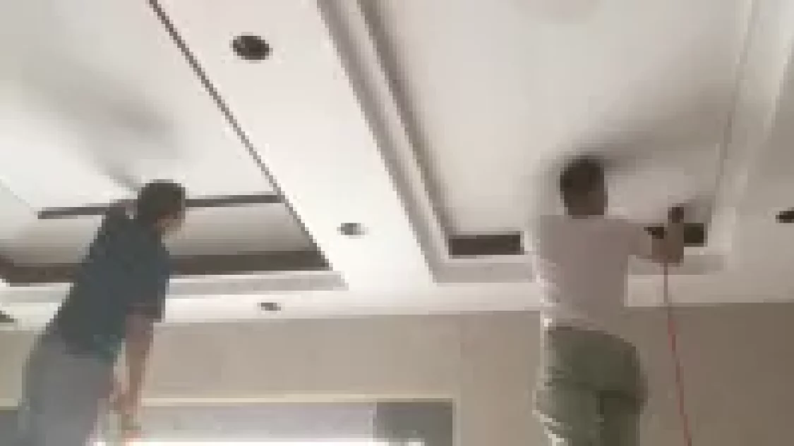 实木线条安装过程