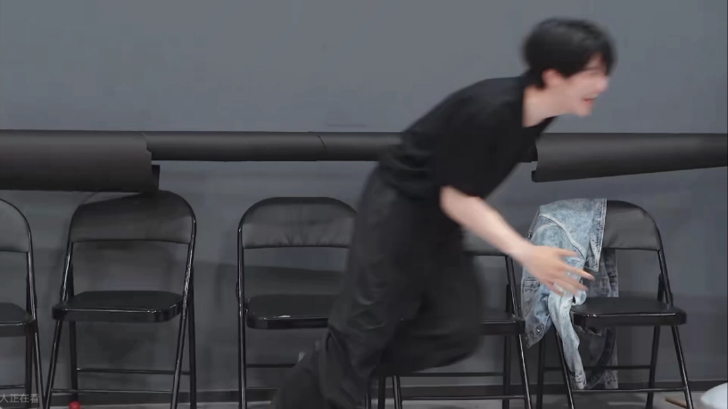 TF家族三代爆笑日常 谁懂我半夜在被窝里笑成大奋