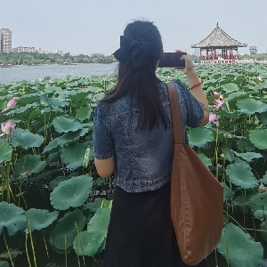 快乐打工人阿月 