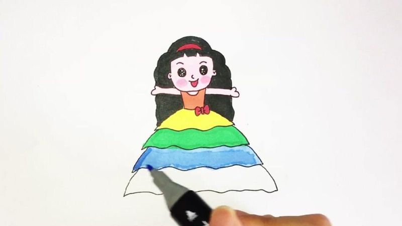 姐姐画的公主VS我画的公主,你们感觉哪个漂亮
