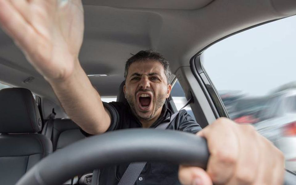 最近周末|开车时遇到哪些情况会引发你的路怒症?