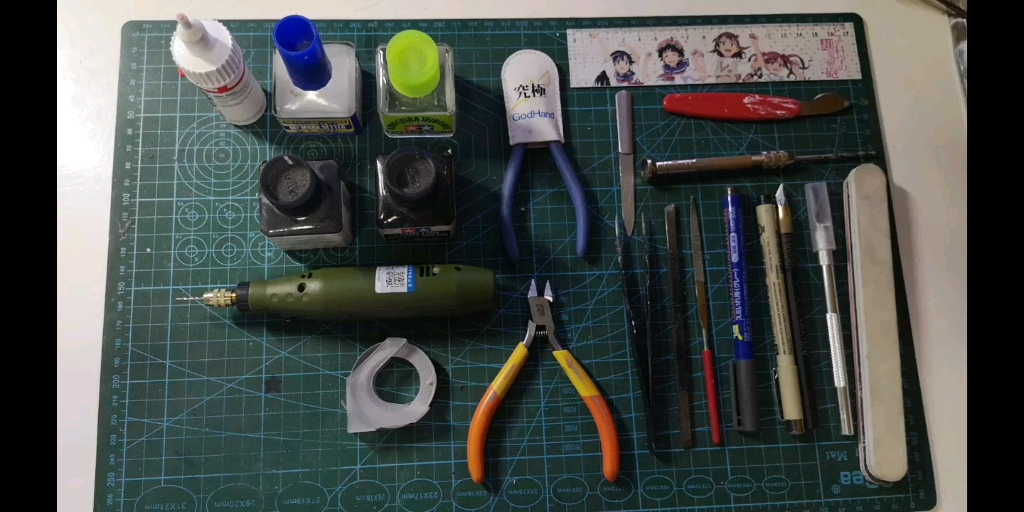 做一期制作高达模型的工具视频,仅只是个人的工具,只是做个推荐,要...