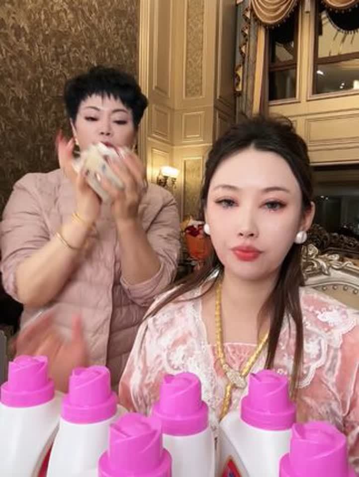 洗衣液家家必备品,马上过年了 洗的东西很多很费,一年四季都得使用的...