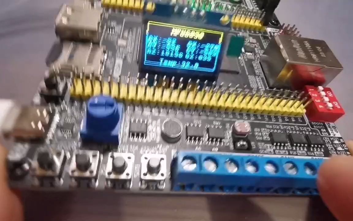 MM32F5270开发板MicroPython之MPU6050和OLED1306实例