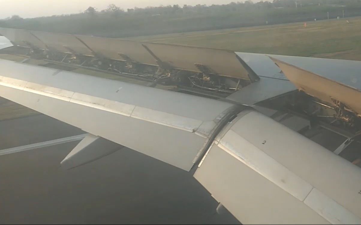 航班飞行记录~AIR CHINA杭州飞西安客舱机窗高清记录起飞降落 观看...