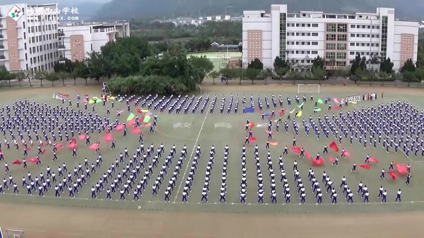 福建西山学校运动会团体操表演,场面超震撼!