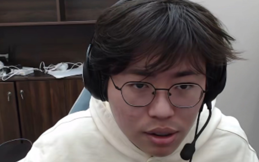 狂魔哥陷入幻术,直播间无限月读,弹幕大赏