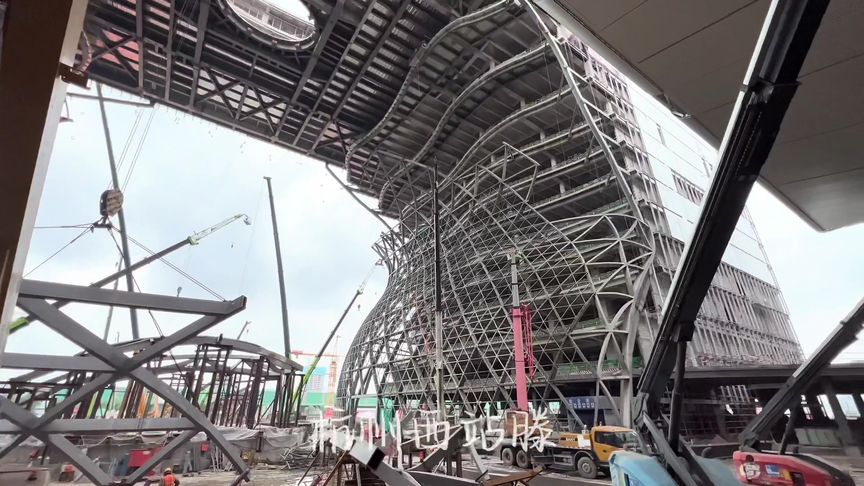 来看看杭州云门的这个钢结构 总用钢量3万吨#地标建筑