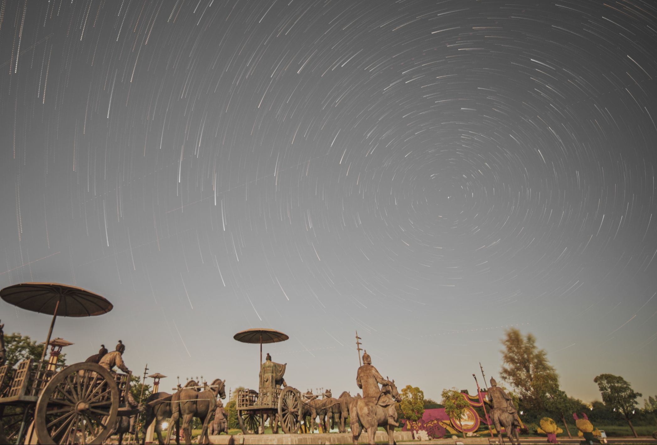 满月、四级光污染城市里面也能拍摄星空,星轨延时后期流程。
