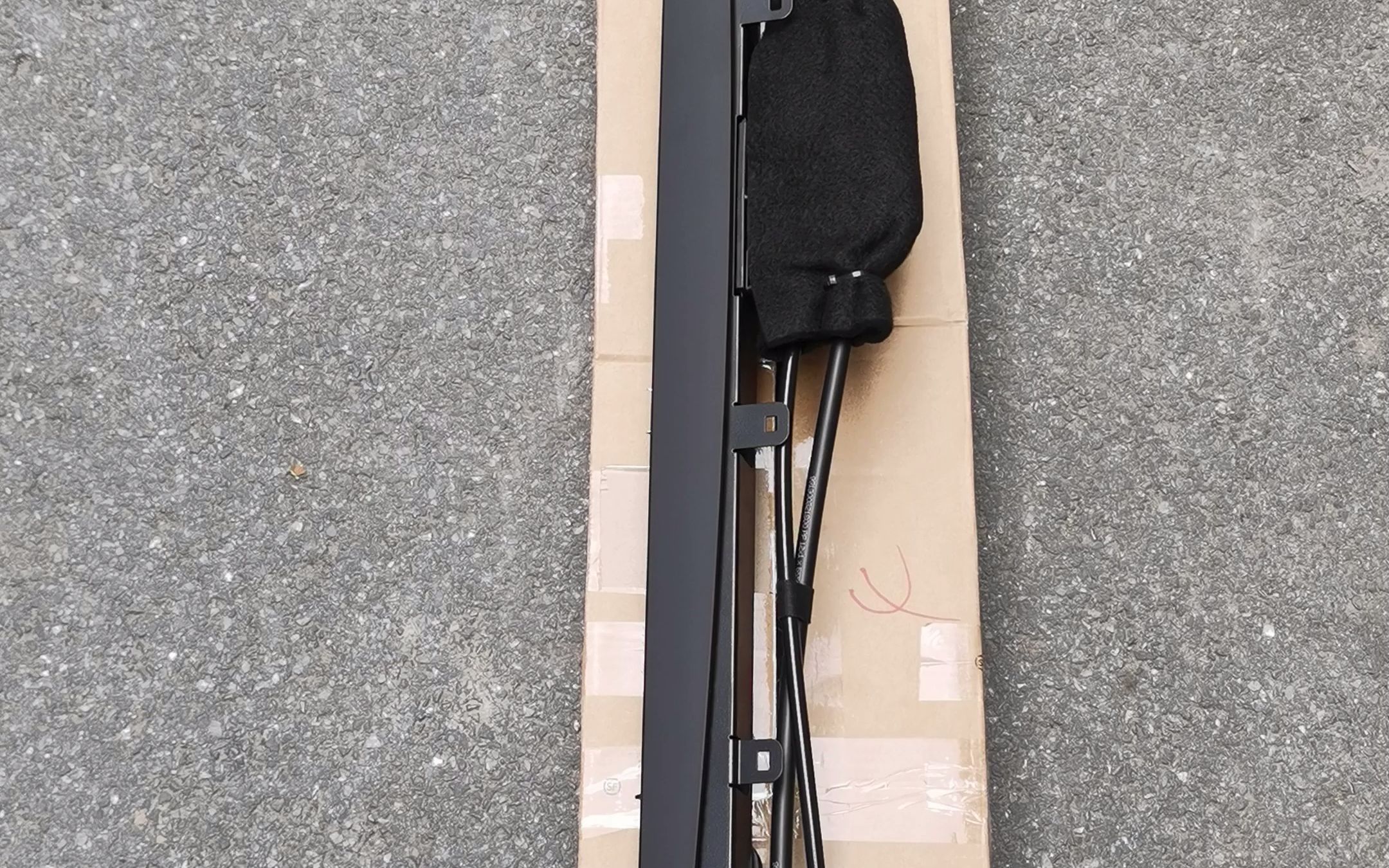 奥迪A6LC7 后遮阳帘总成黑色 后窗帘总成