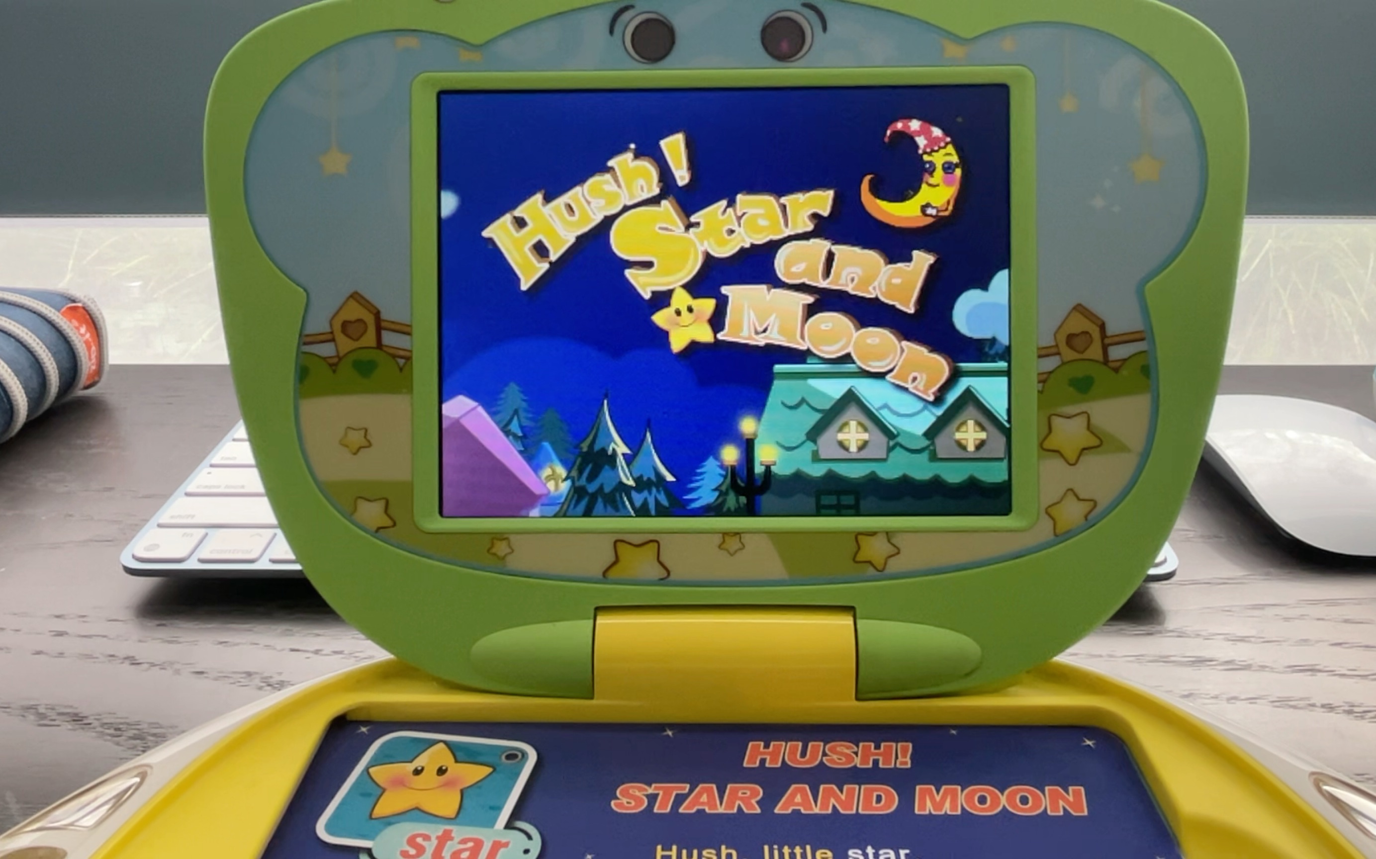 【小天才早教机:英语小天才】歌曲:Hush! Star and moon
