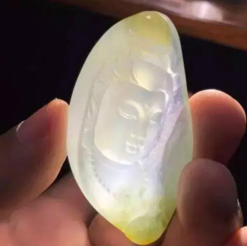 翡翠鉴定师玲玲 