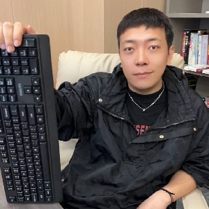 网文大年年女频版 