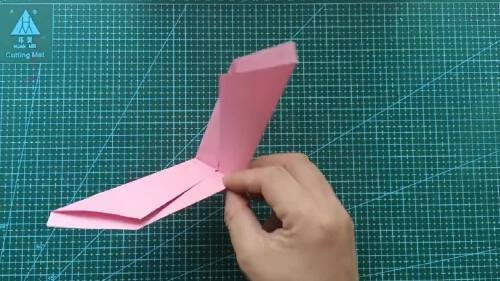 一张纸不裁剪不用胶如何叠螺旋飞行器话说这该叫竹蜻蜓还是叫降落伞呢