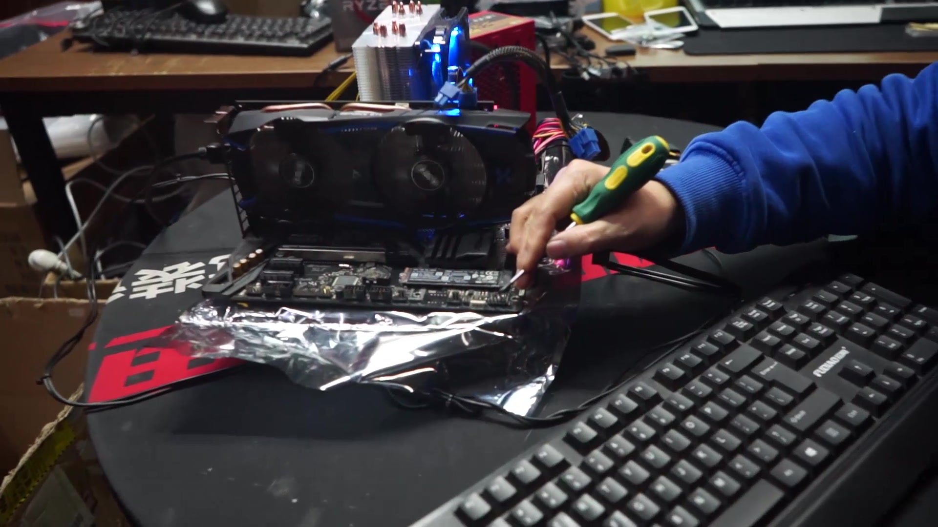 电脑开机黑屏,开不了机,其实很简单