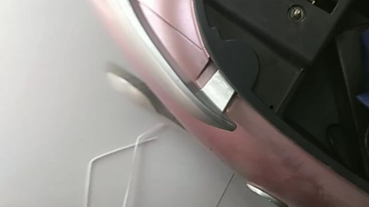 爱玛电动车换电池,跑着放心再也不担心车子跑不远了
